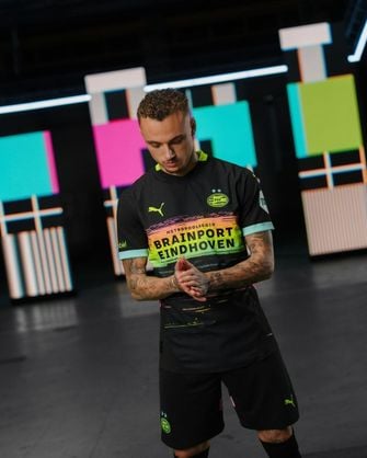 Geniaal nieuw uitshirt PSV is een ode aan het Philips Testbeeld