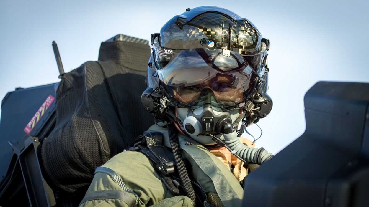 Dit salaris krijg je als F-35 of Apache-piloot en het leger zoekt je
