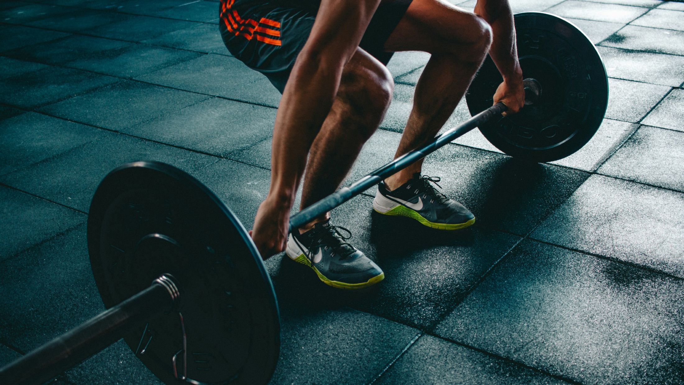Dit fitness-weekschema verdeelt alle spiergroepen over 7 dagen