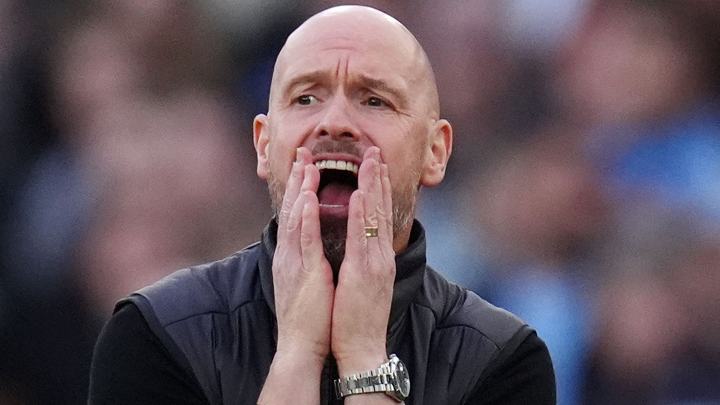 Het salaris dat ontslagen Erik ten Hag nog tot 2027 te goed heeft