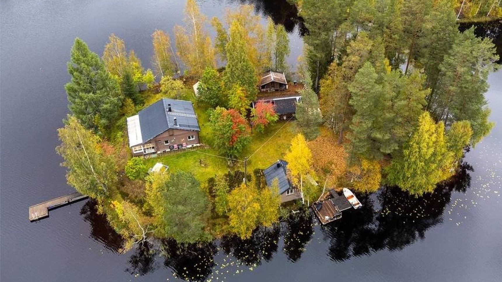 Privé-eiland met hut en sauna te koop voor €200.000 in Zweden