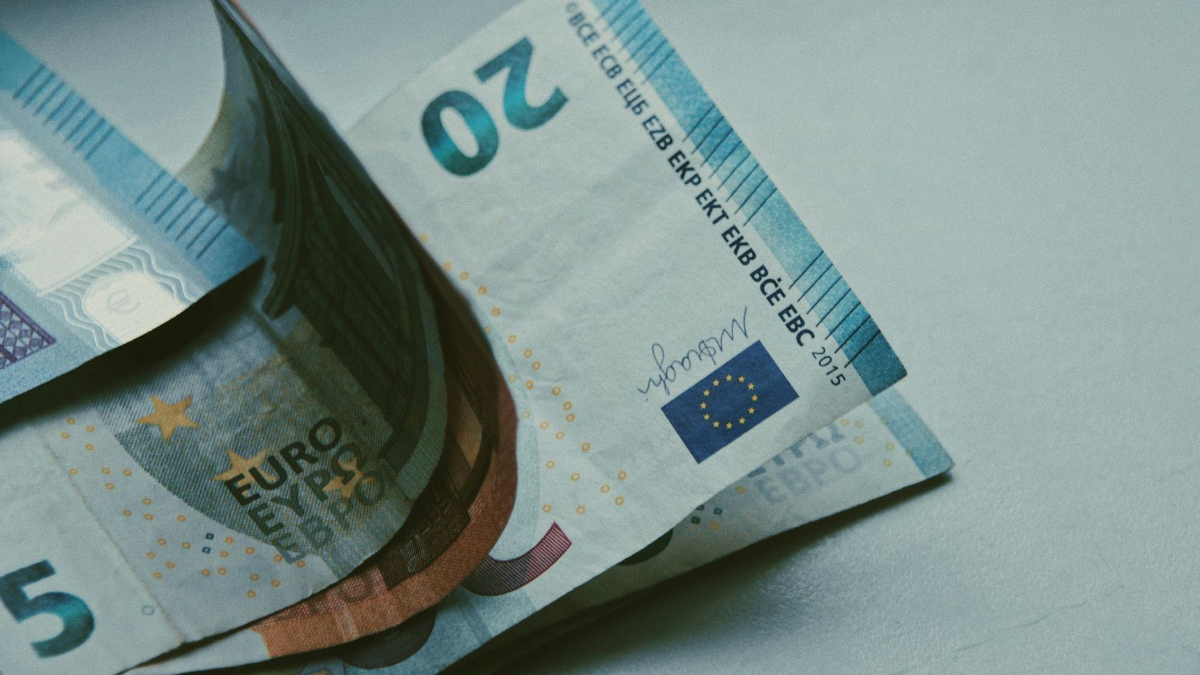 Eerste loonstrookje 2025: zoveel stijgt je salaris netto per inkomen