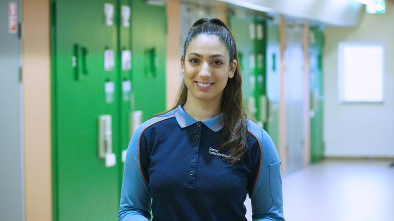 Dit verdient een gevangenisbewaarder en het is niet zonder gevaar